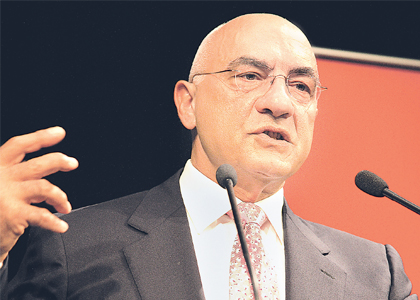 Locals lag main contributors