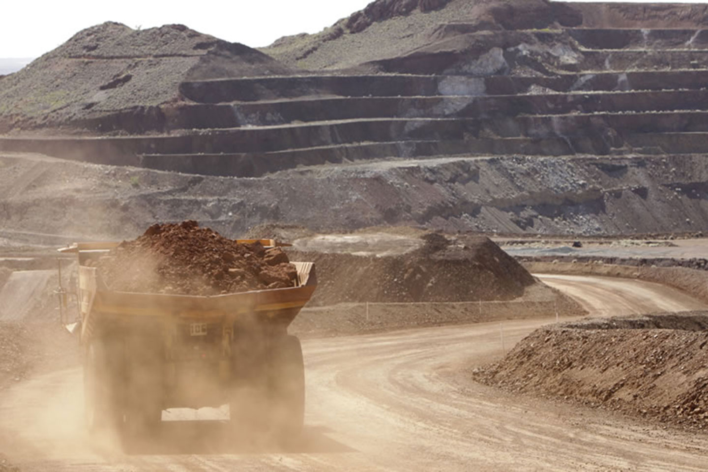 Rinehart lobs $390m offer for Atlas Iron