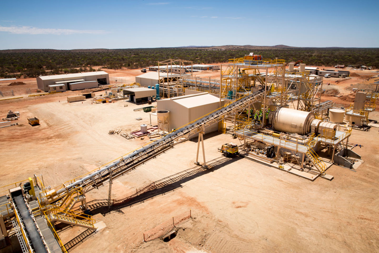 Fire stops work at WA gold mine