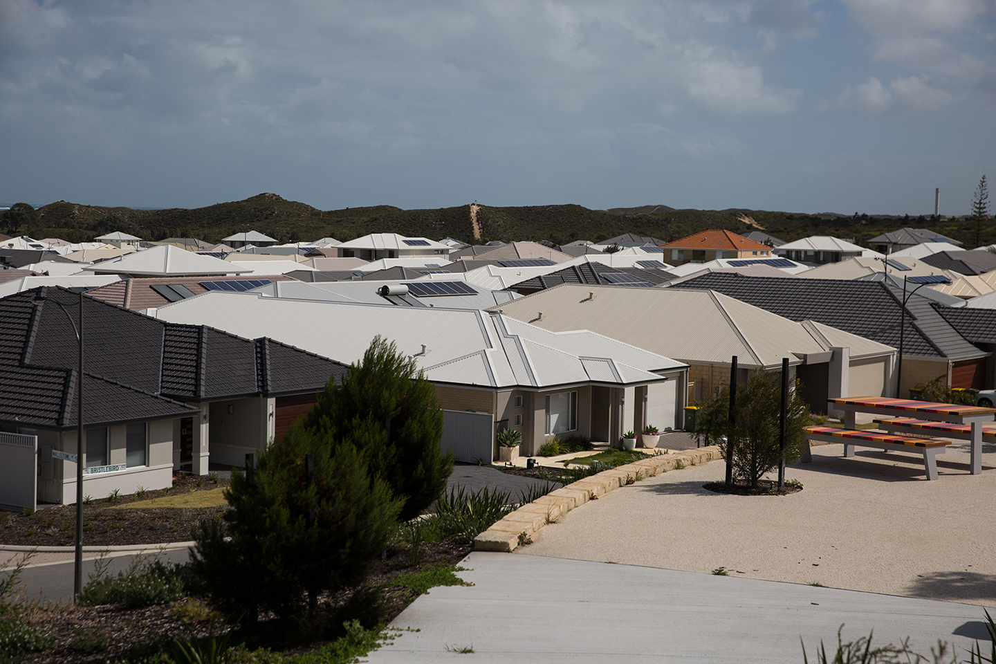 Perth house prices drop again