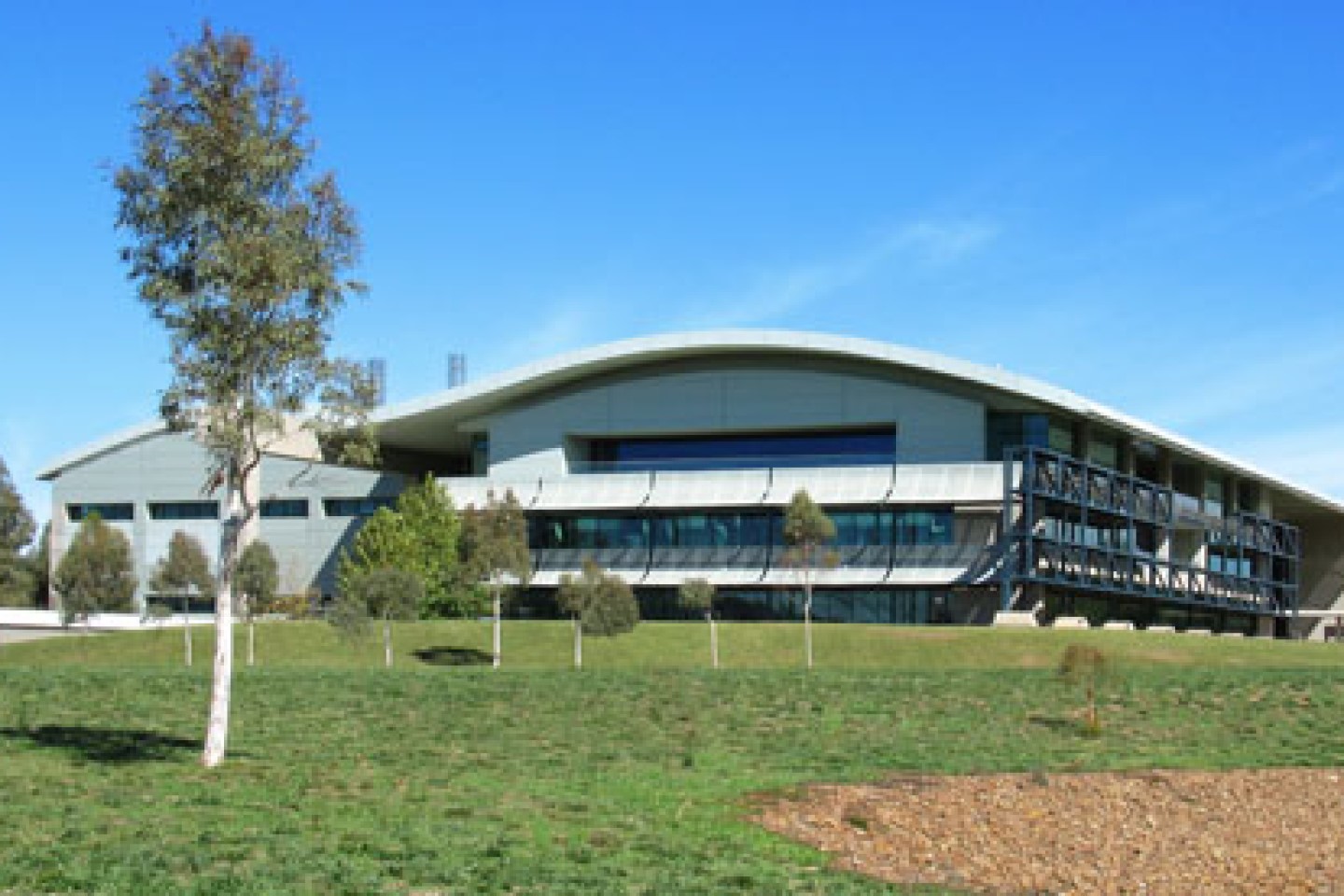 Cirrus wins Geoscience contract