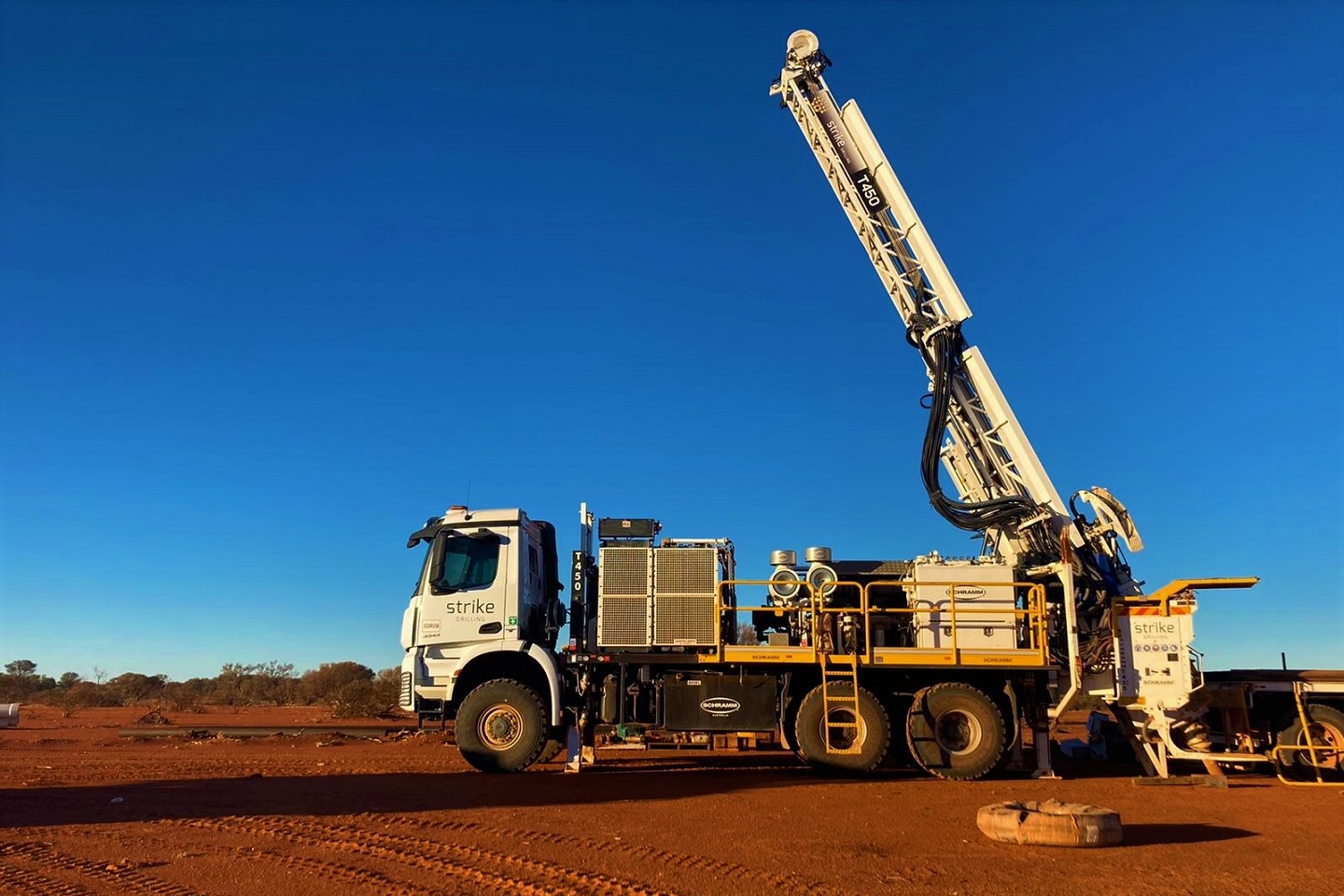 Latitude uncovers new Murchison gold trend