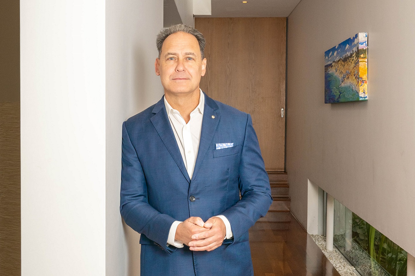 Barnaba point man on plastics