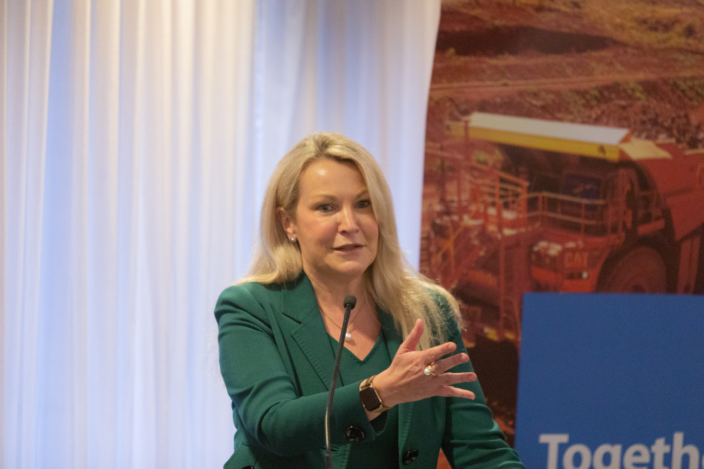 Fortescue posts record shipments