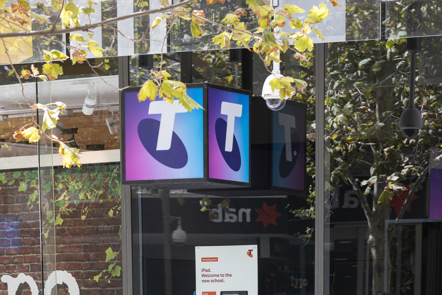 Telstra, TPG team up on regional coverage