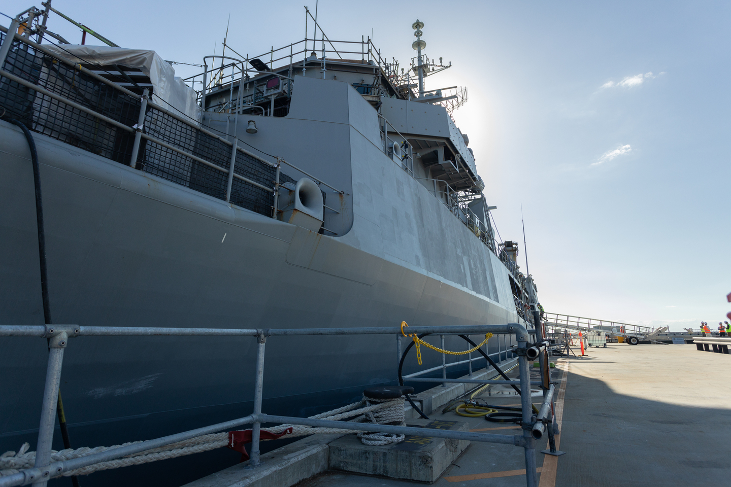 'Complete mess' on major defence projects