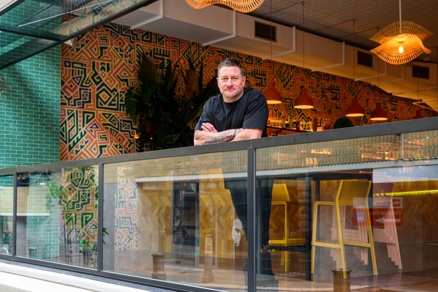 Sneakers & Jeans offers vibrant new fit