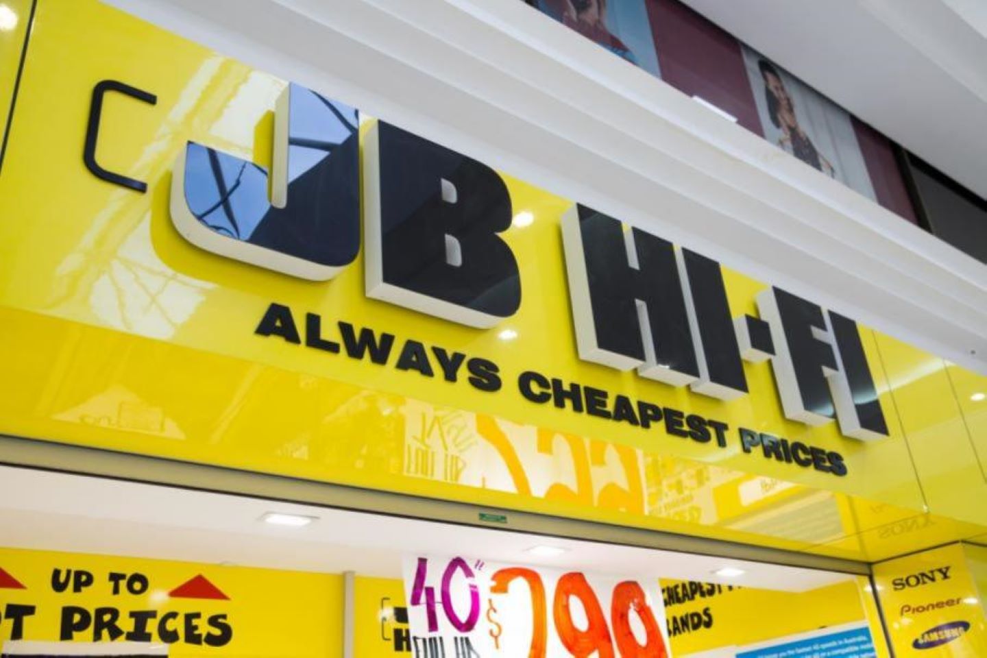 JB Hi Fi NPAT rises 5.4pc, Nick Wells announced as Terry Smart successor