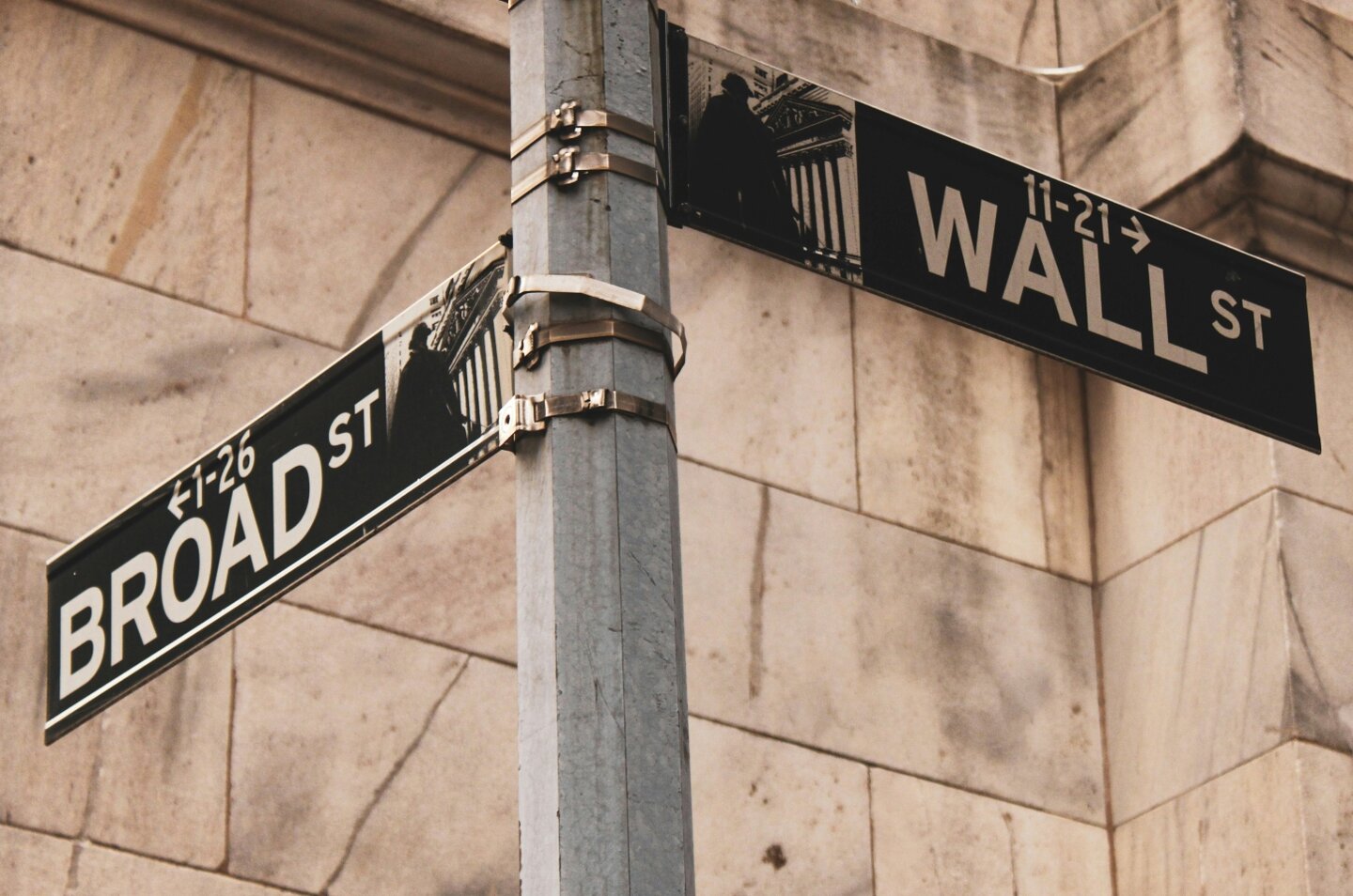 More drops for technology stocks weigh on Wall Street