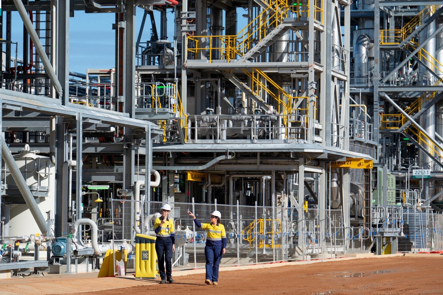 Albemarle mothballs Kemerton lithium hydroxide plant